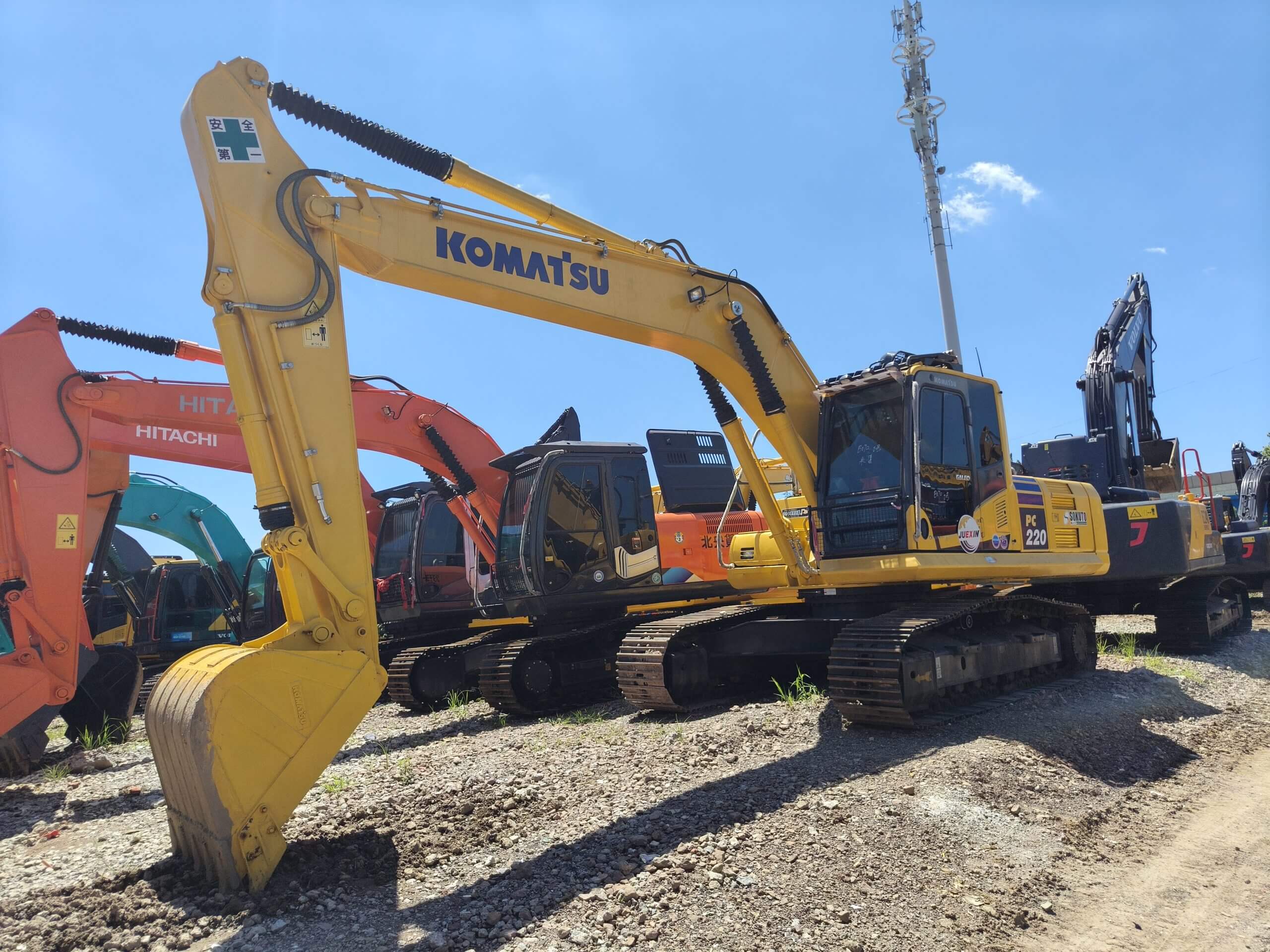 Used Komatsu PC220 Crawler Excavator - Juexin Machinery